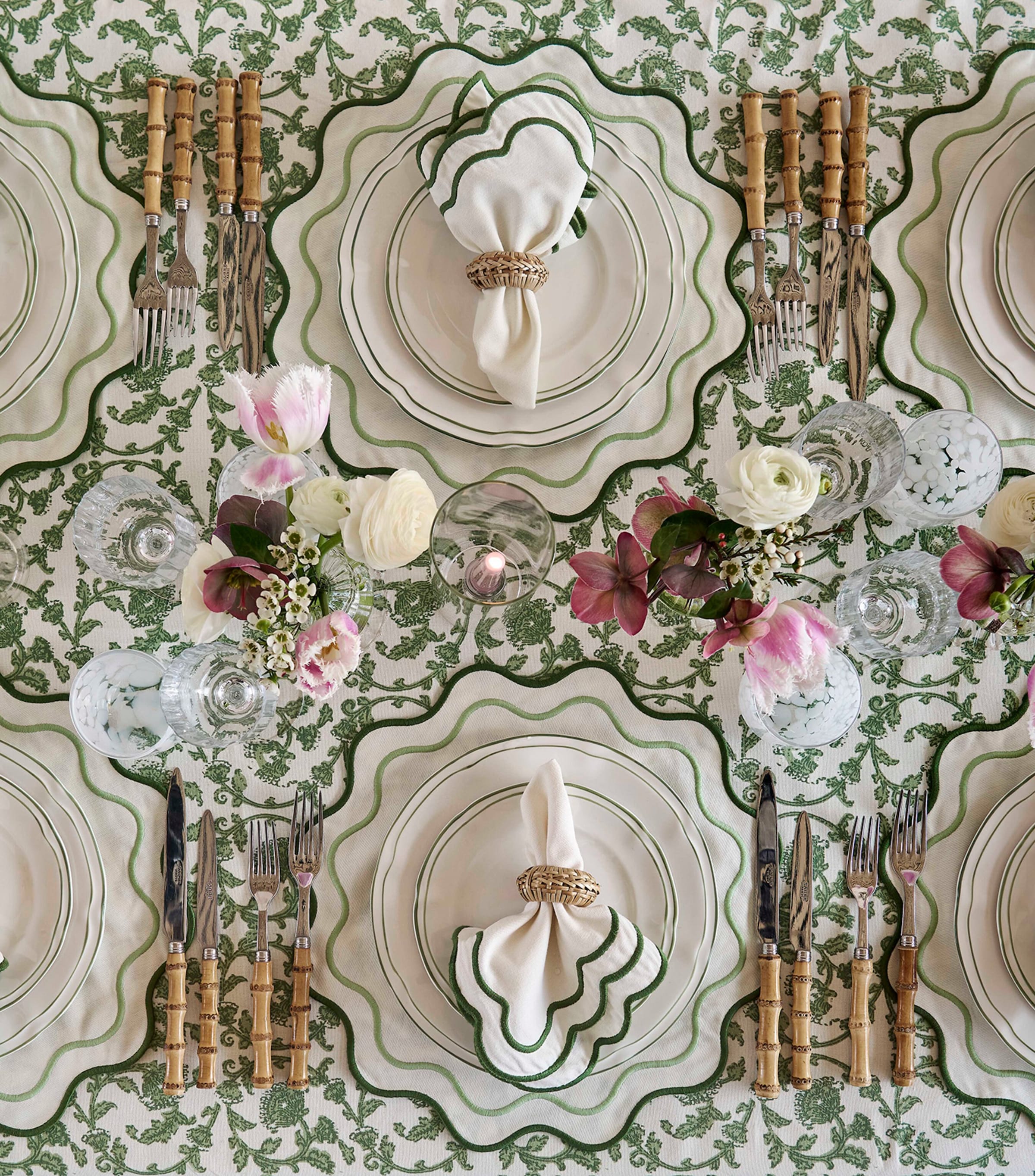 Maison Margaux Set of 4 Apple Placemats (35cm x 46cm) | Harrods HK