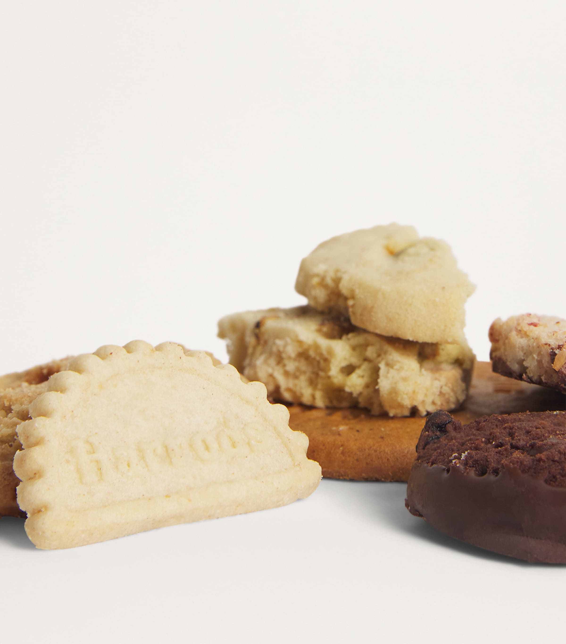 Harrods Christmas Biscuit Selection (450g) | Harrods US