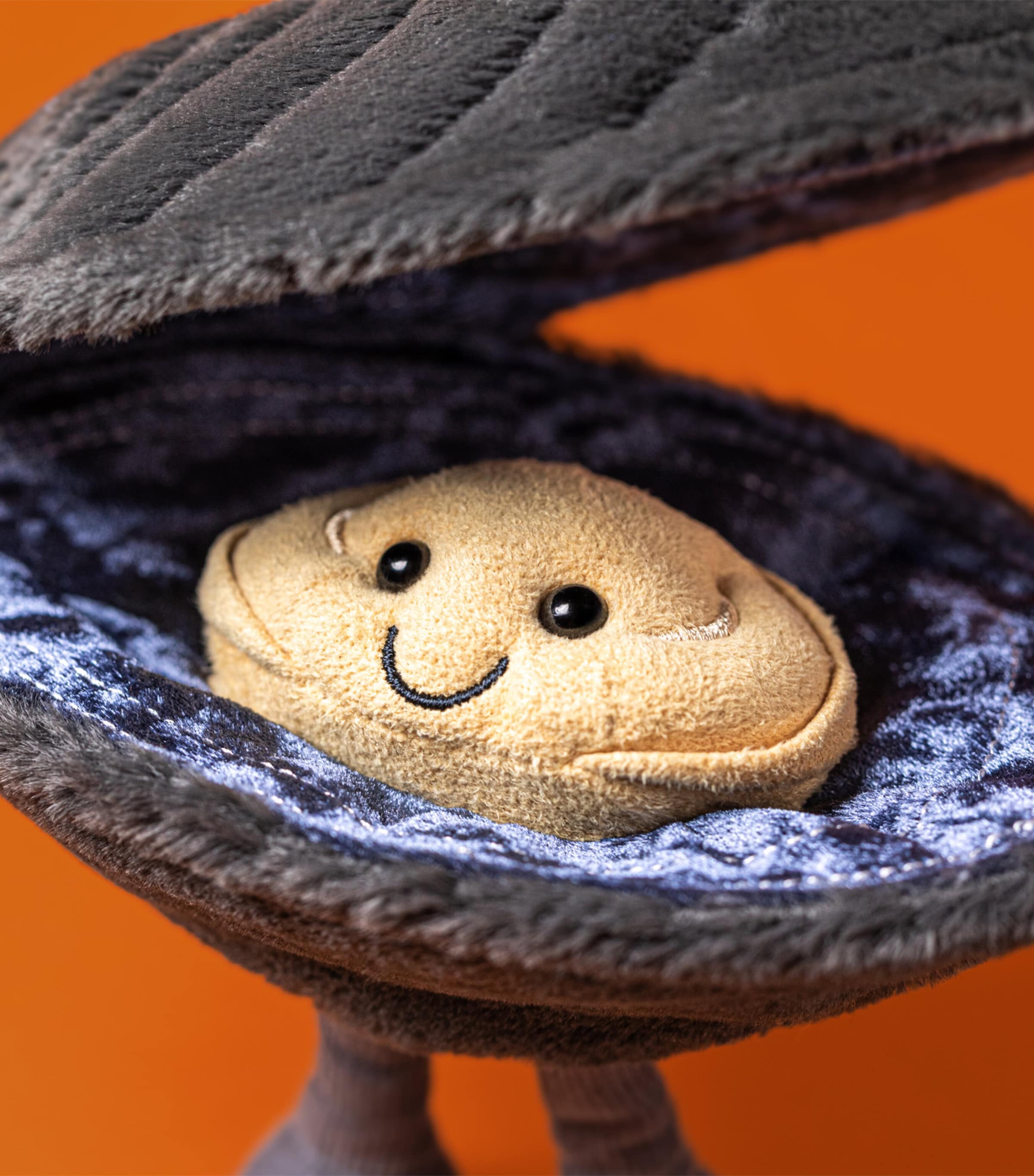 Jellycat Amuseables Michelle Mussel (17cm) | Harrods ZA