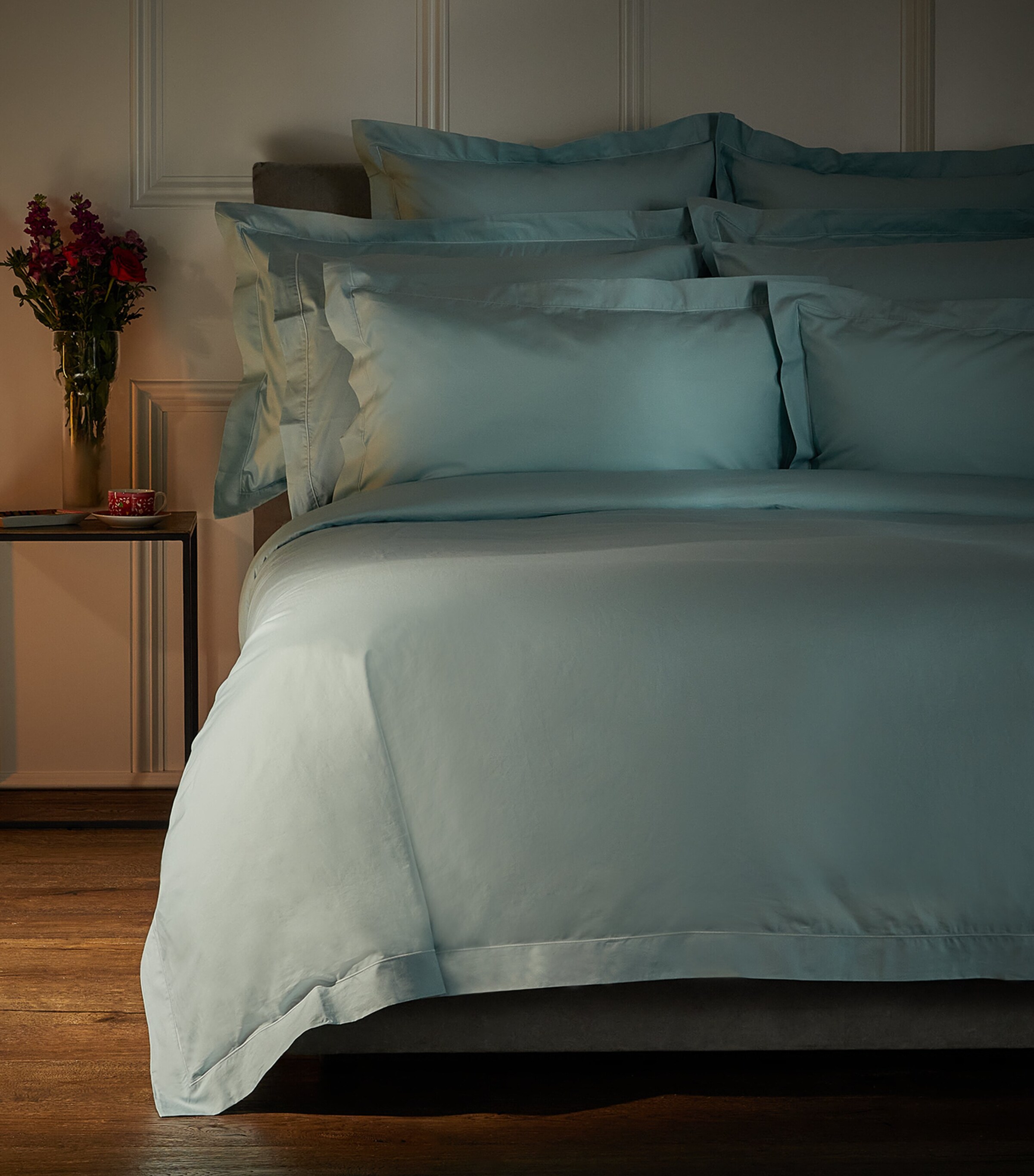 Harrods of London Chester Double Flat Sheet (230cm x 260cm) | Harrods UK