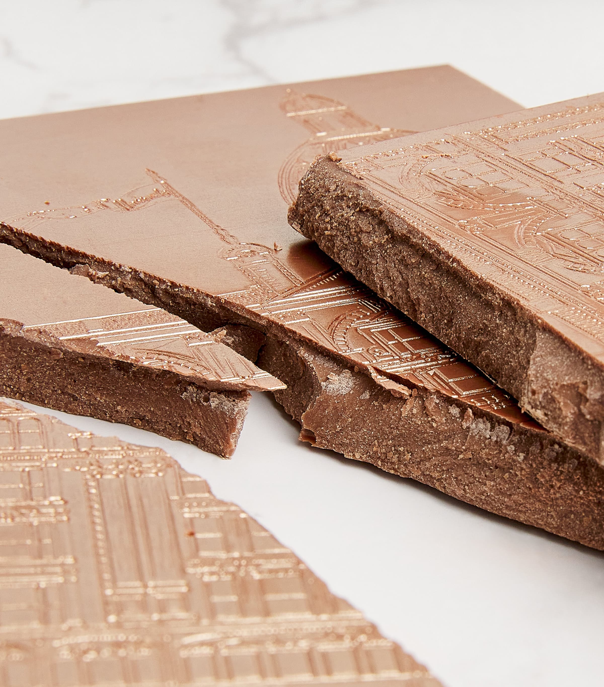 Harrods The Harrods Chocolate Bar (500g) | Harrods UK