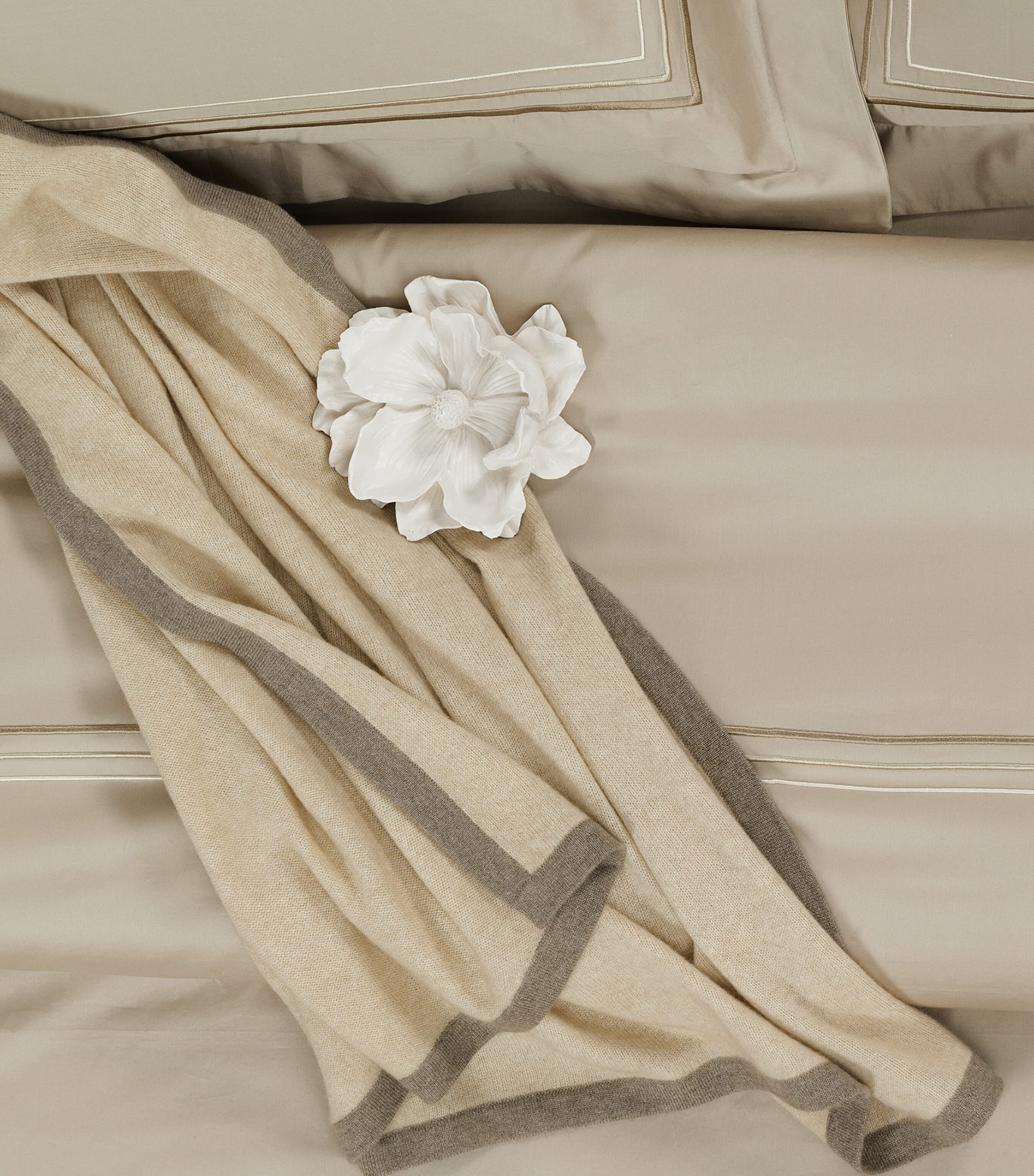 Hamam Cashmere Manyas Throw (140cm x 200cm) | Harrods AU