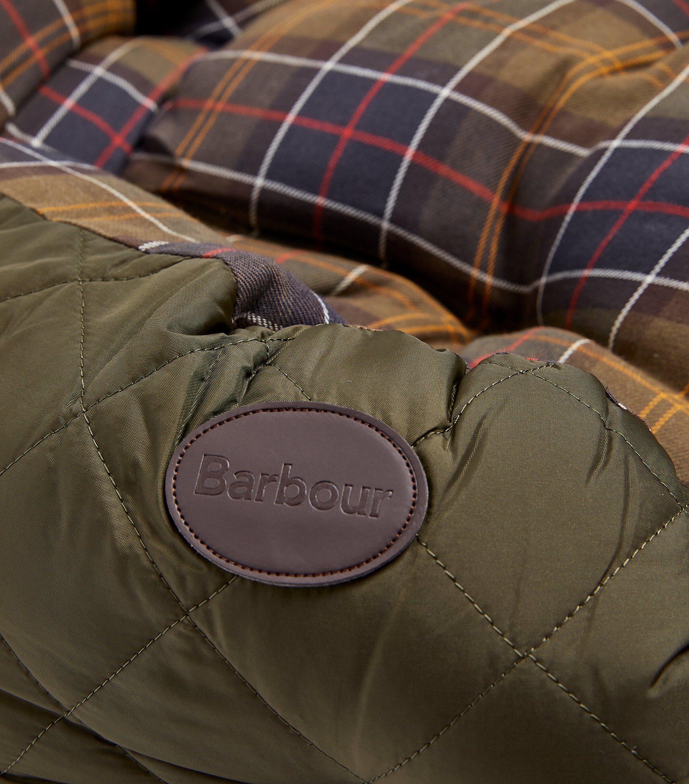 Barbour Quilted Tartan Dog Bed (64cm) | Harrods AU