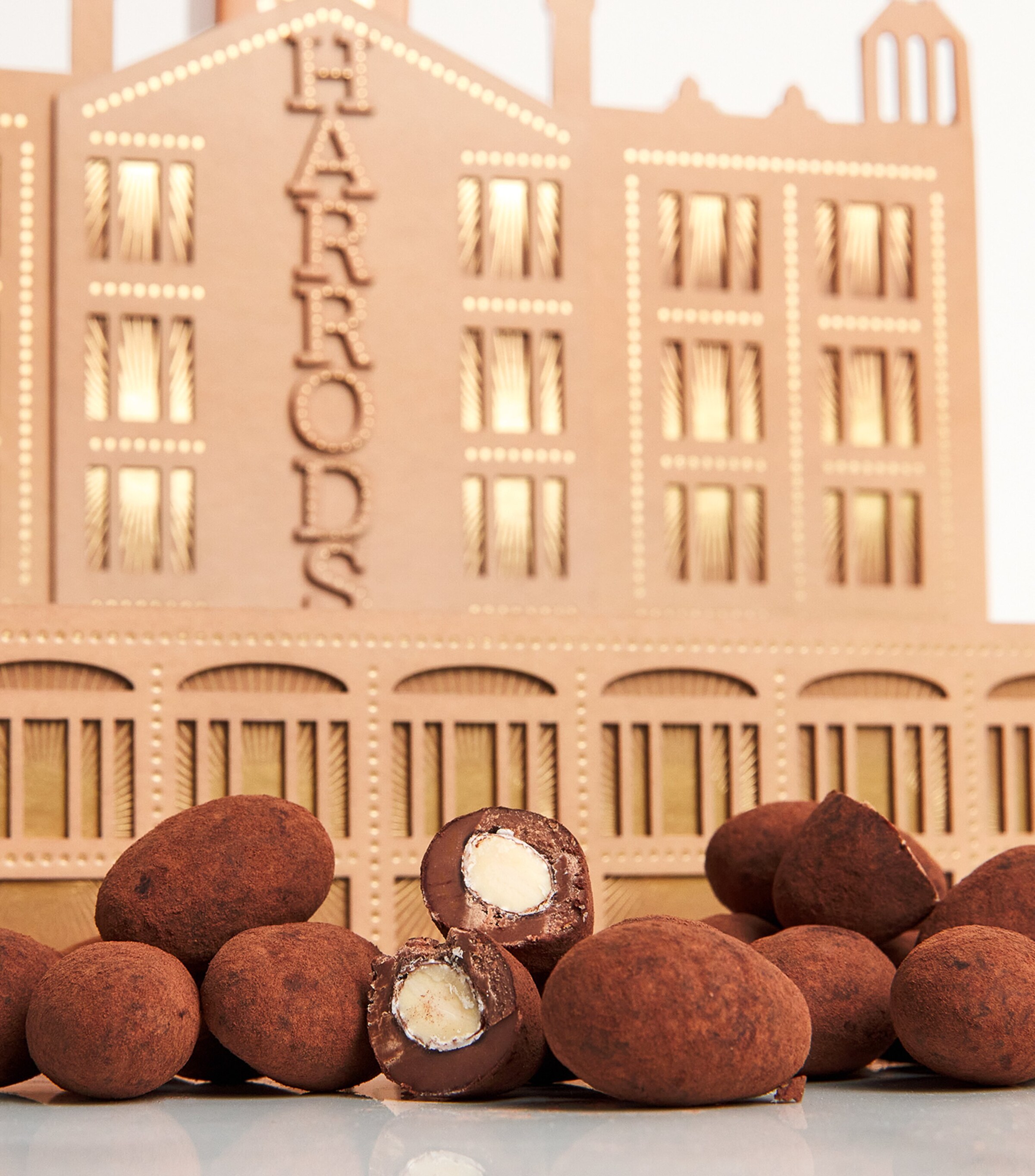 Harrods 175 Anniversary Edition Cocoa-Dusted Almond Building (600g ...