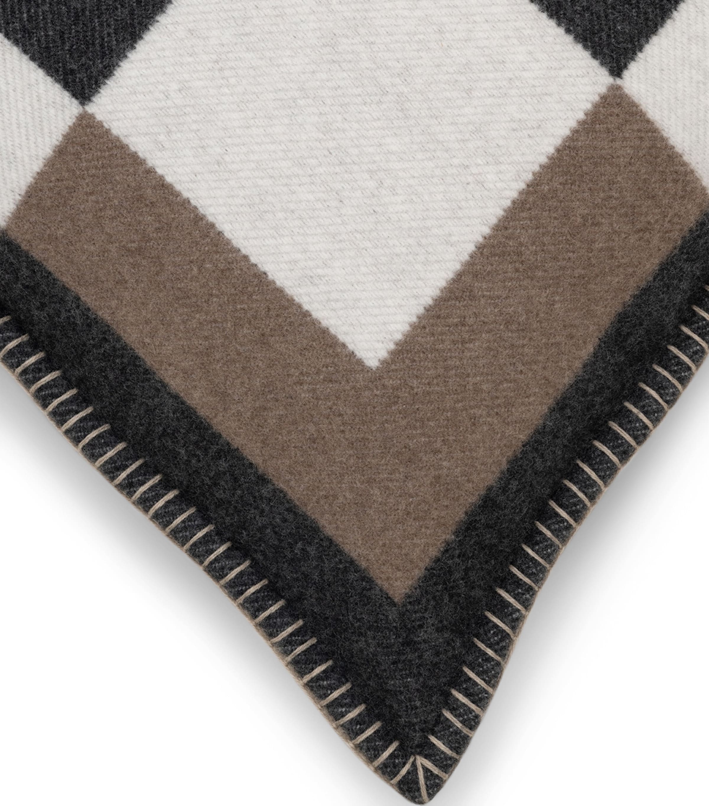 Begg x Co Lambswool-Cashmere Valatzu Chequers Cushion (51cm x 51cm ...