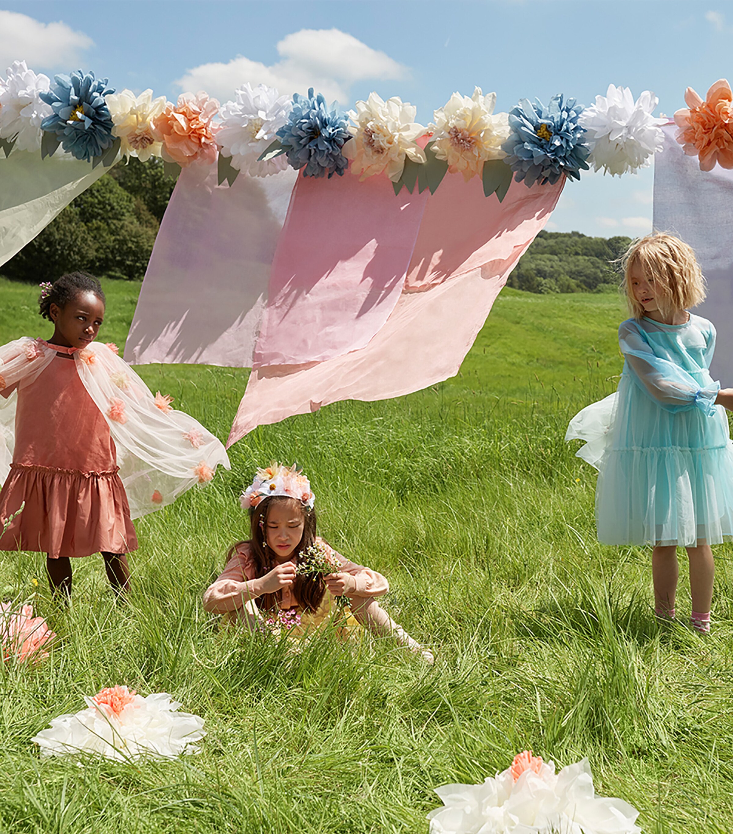 Meri Meri Flowers In Bloom Giant Garland | Harrods US