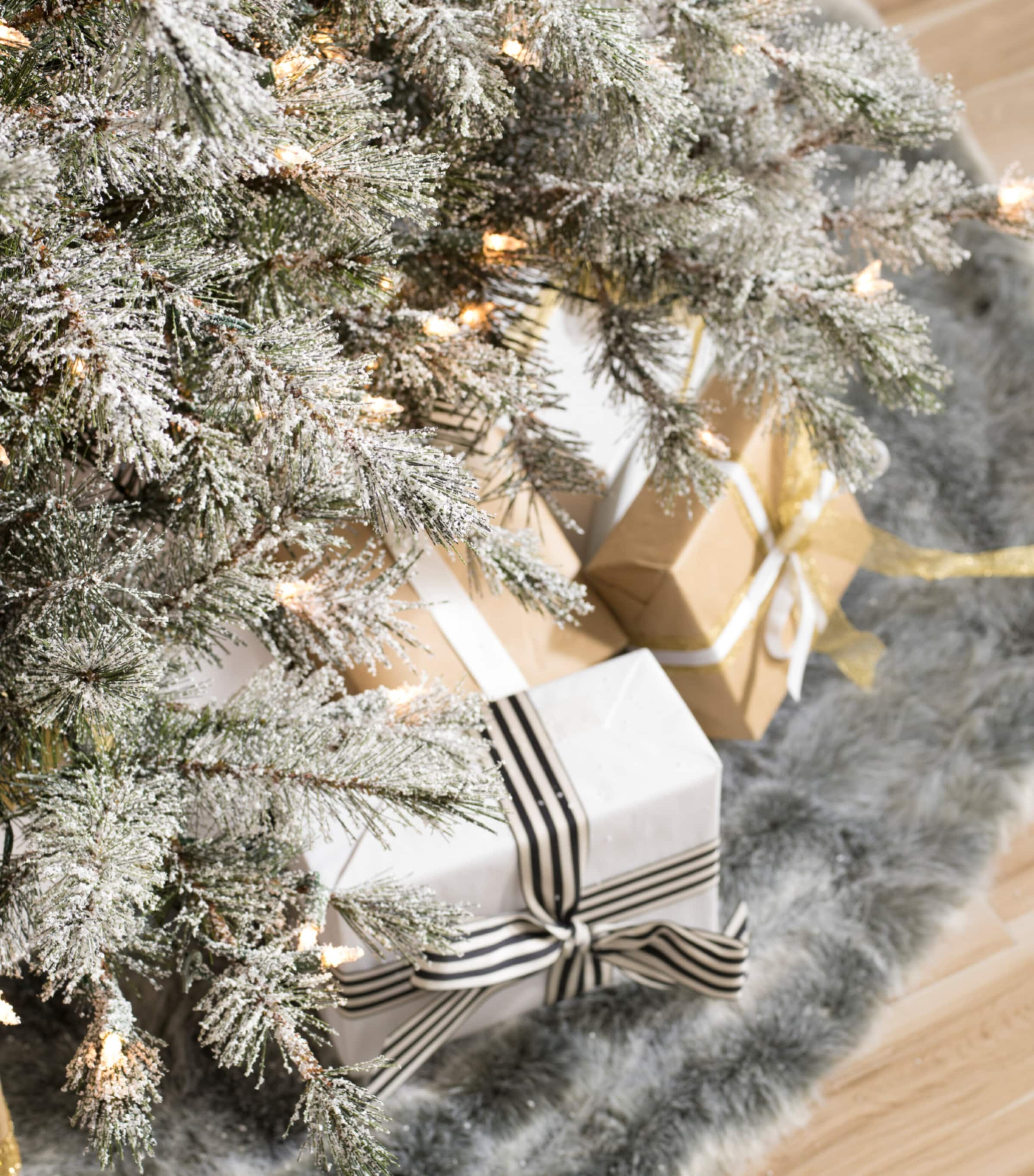 BALSAM HILL Frosted Sugar Pine Tree (6ft) | Harrods NL