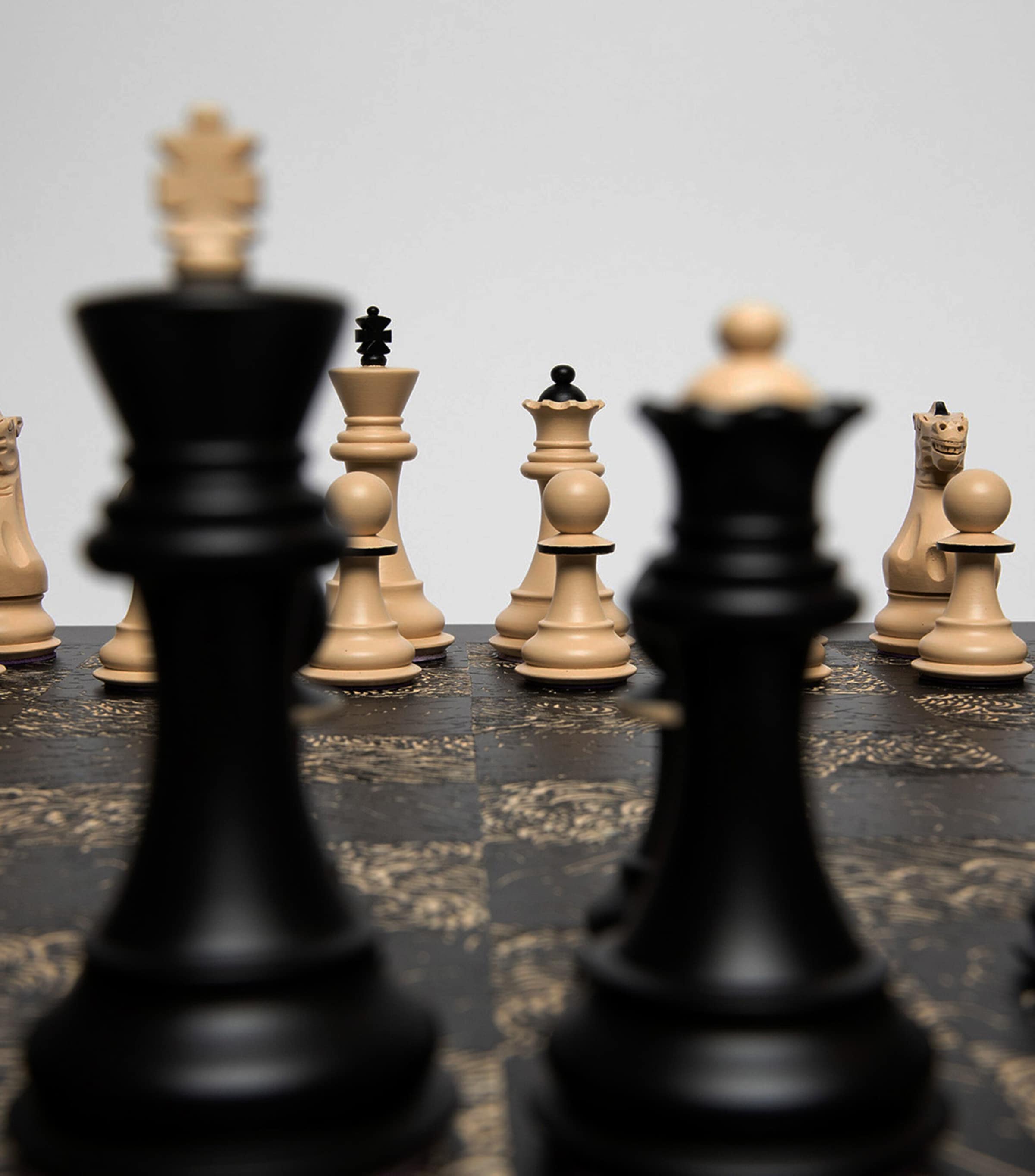 Purling Waves of Symmetry Chess Set | Harrods IN