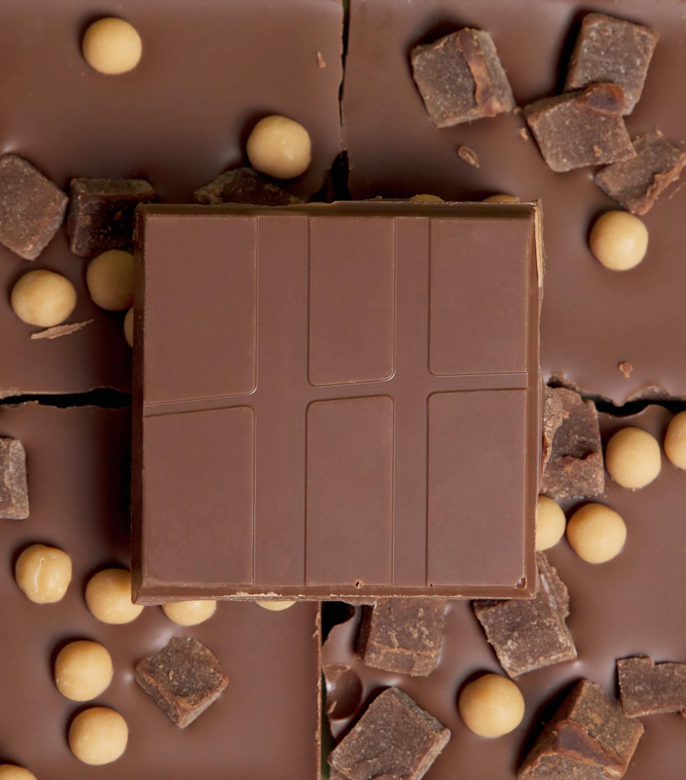 Harrods Fudge Brownie Topped Bar (100g) | Harrods AE