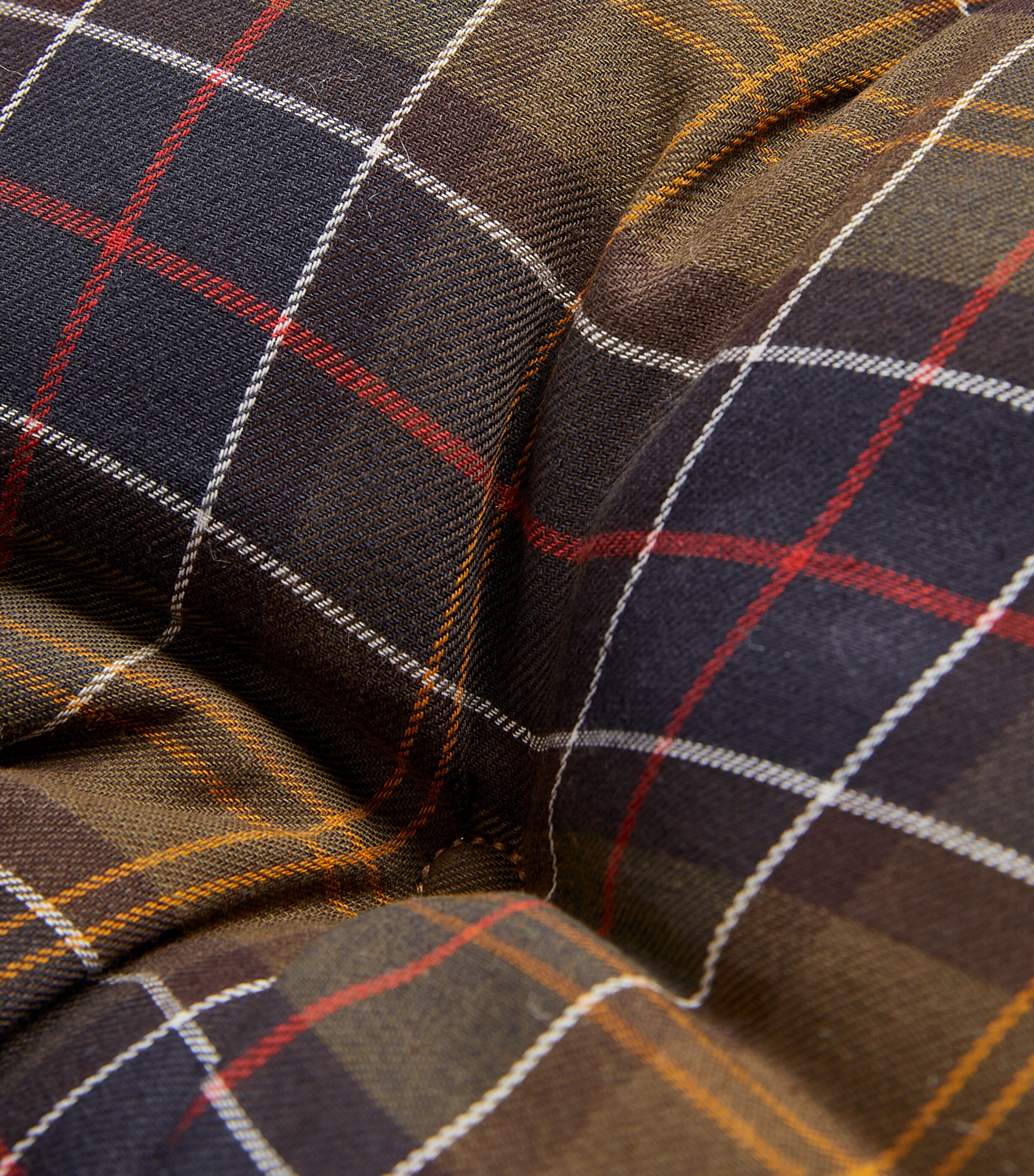 Barbour Quilted Tartan Dog Bed (64cm) | Harrods AU