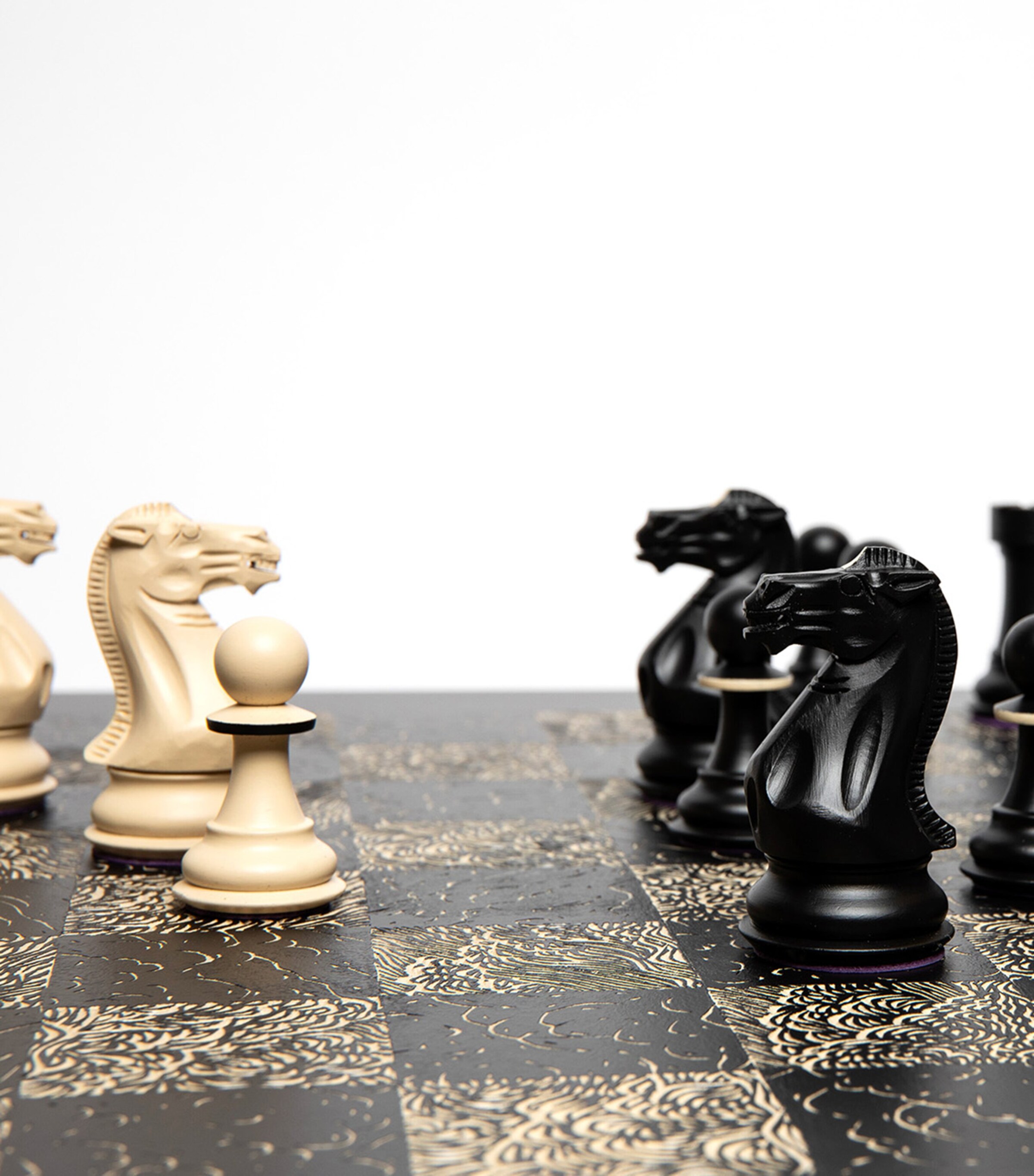 Purling Waves of Symmetry Chess Set | Harrods IN