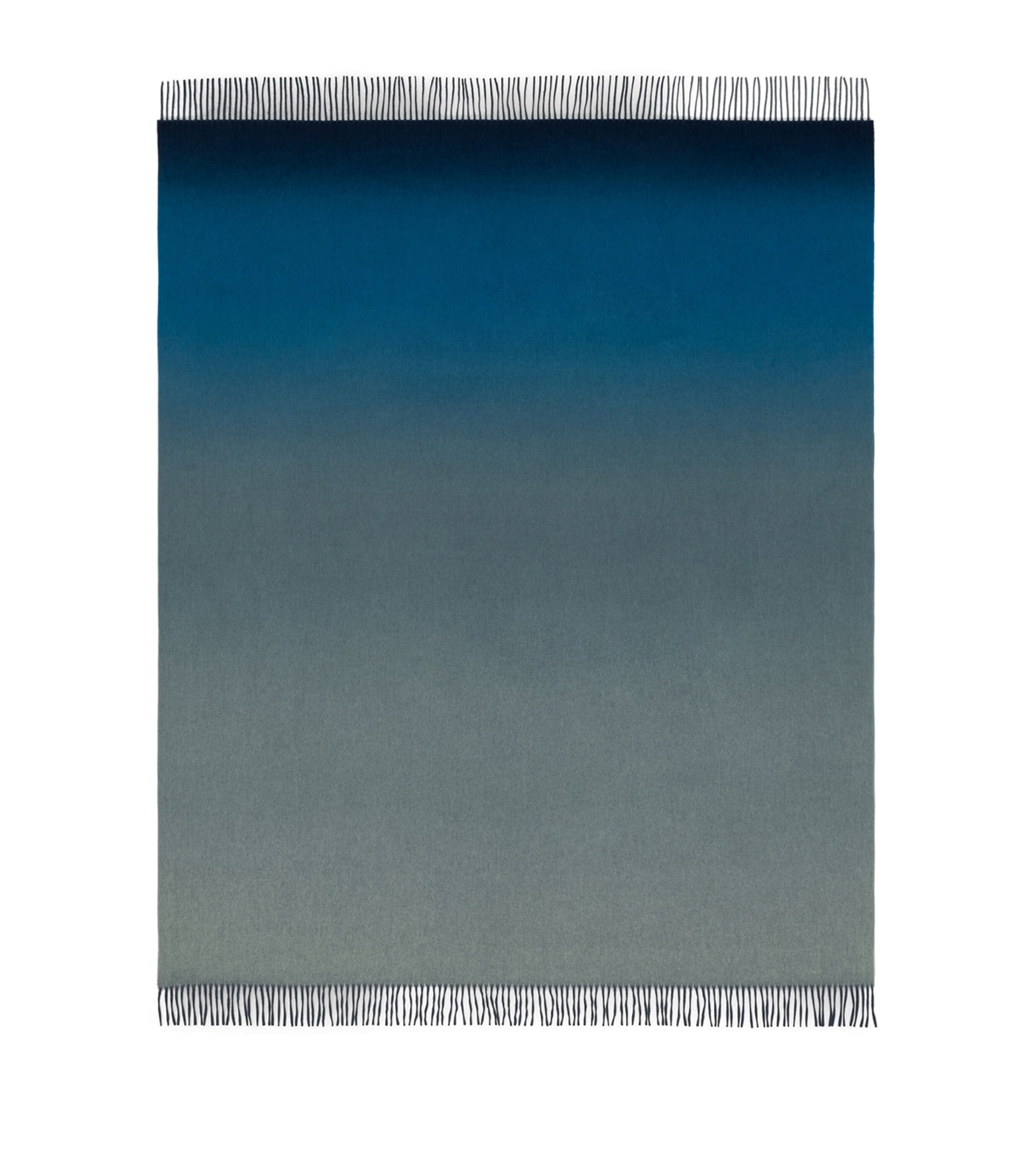 Begg x Co Cashmere Nuance Ombré Throw Blanket (147cm x 183cm) | Harrods SA