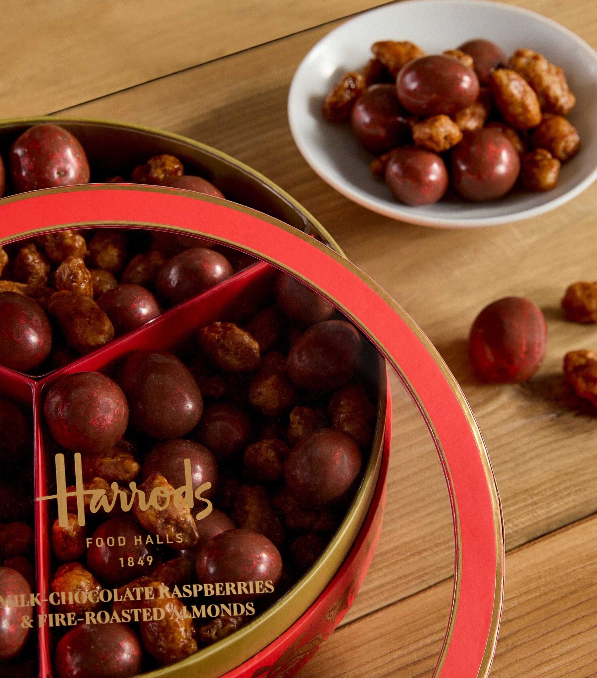 Harrods Milk Chocolate Raspberries and Fire-Roasted Almonds (750g ...