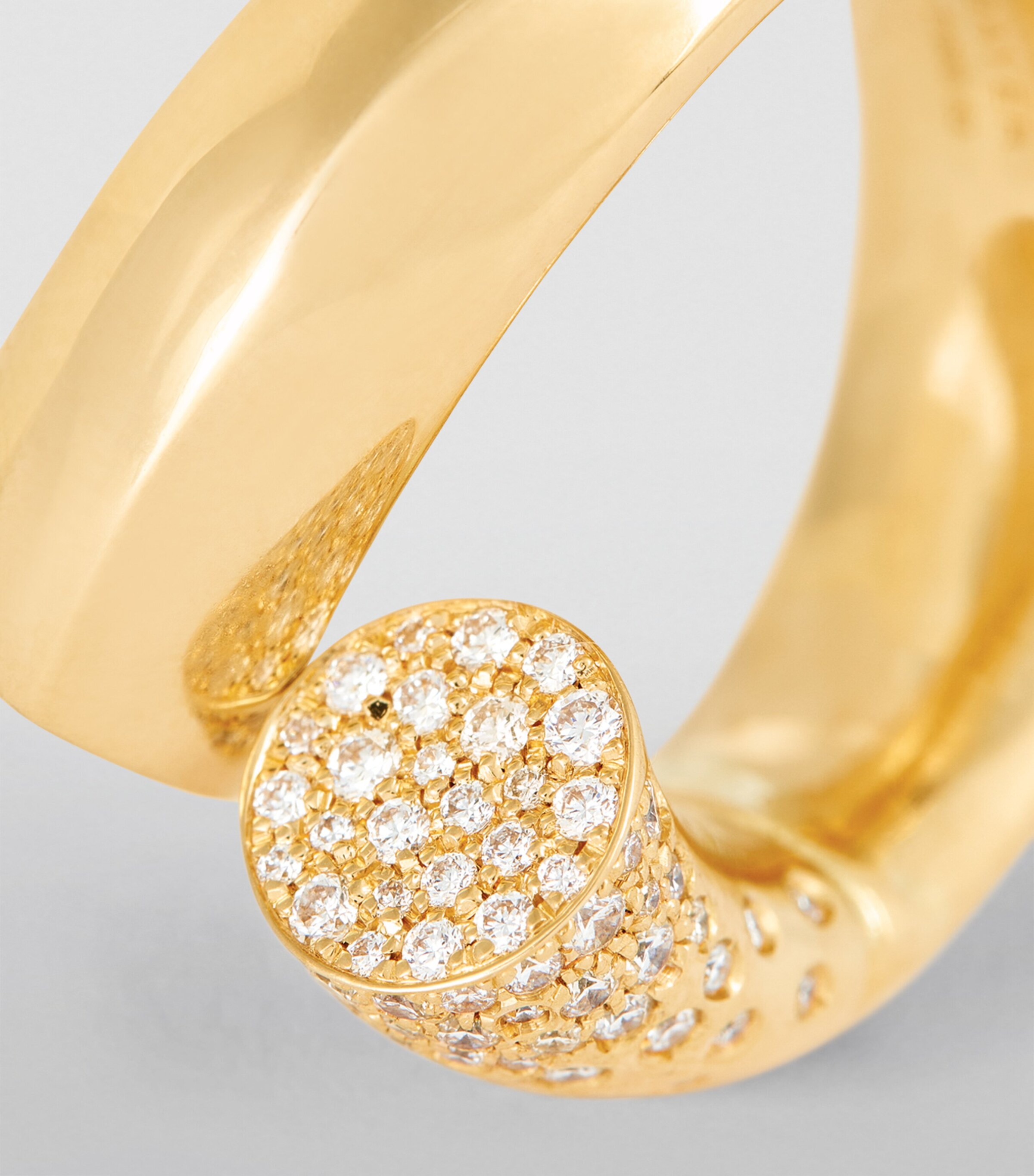 Tabayer Yellow Gold and Pavé Diamond Oera Ring | Harrods UK