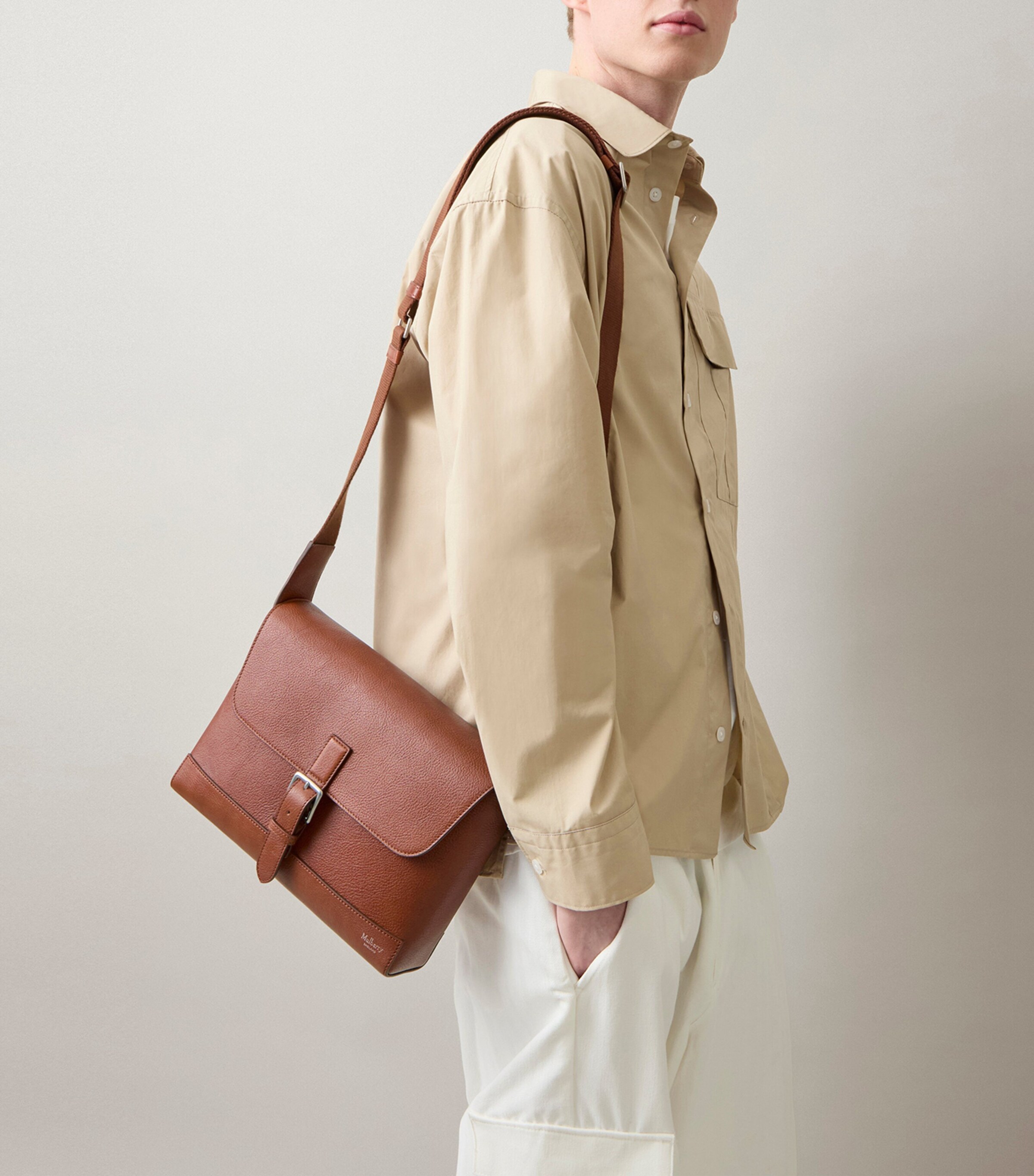 Mulberry Brown Small Leather Chiltern Messenger Bag | Harrods DK