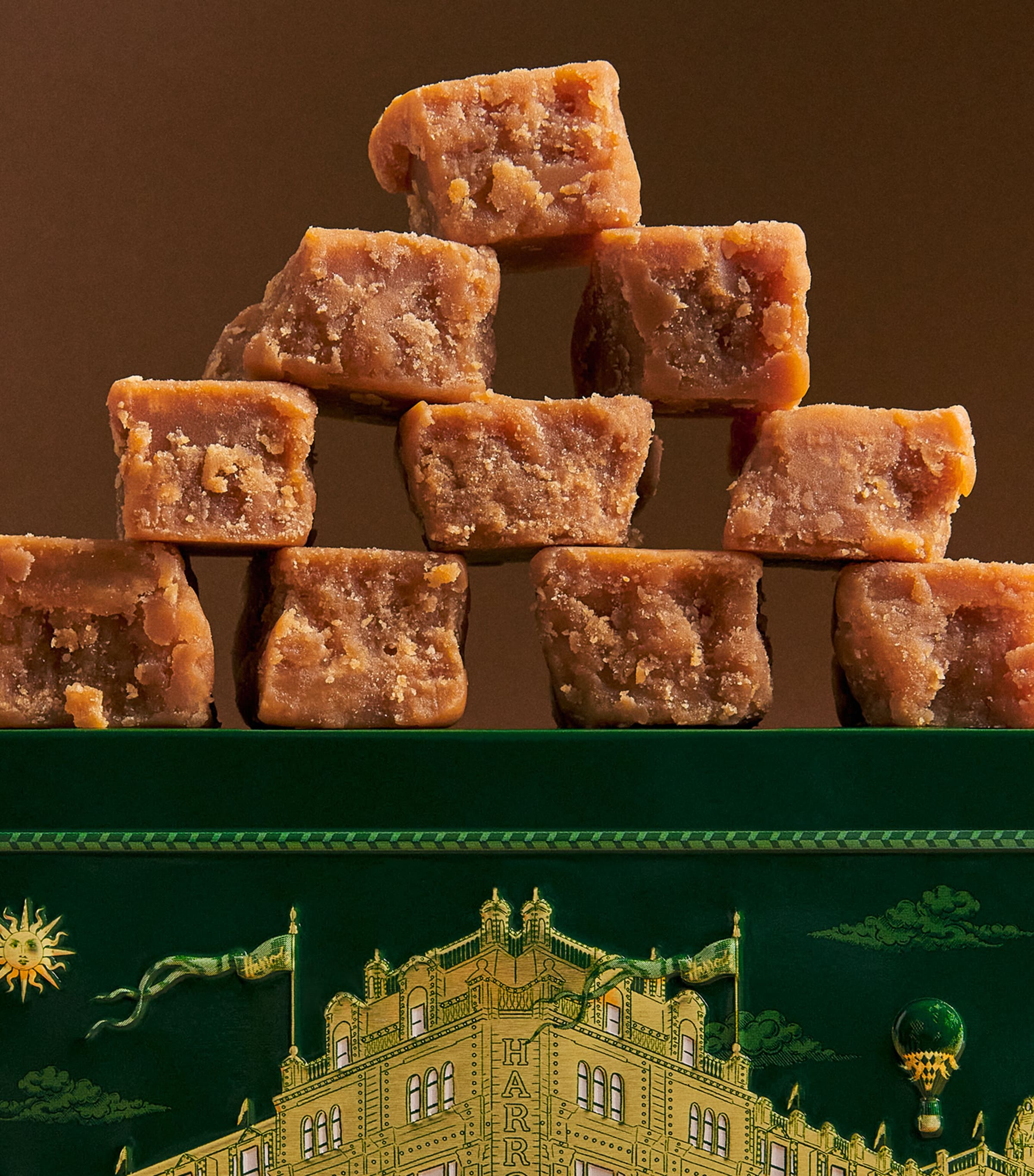 Harrods Clotted Cream Fudge (280g) | Harrods BN