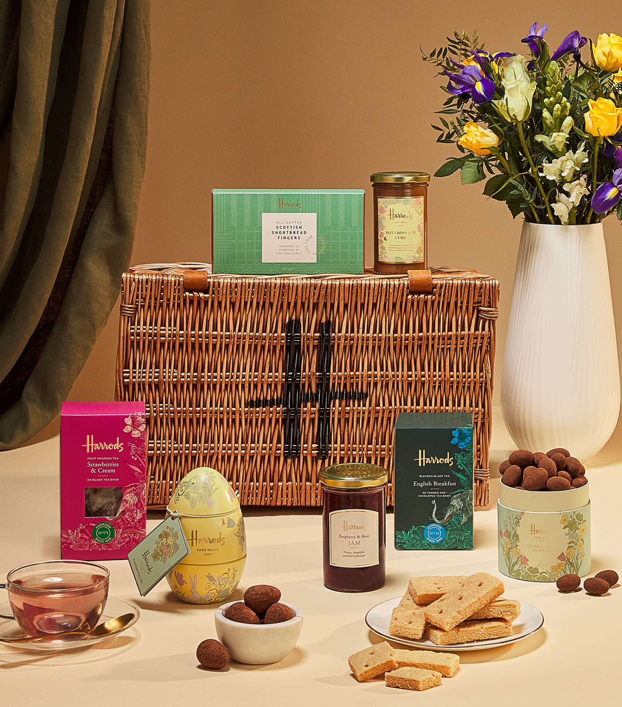 Luxury Hampers & Gift Boxes | Harrods UK