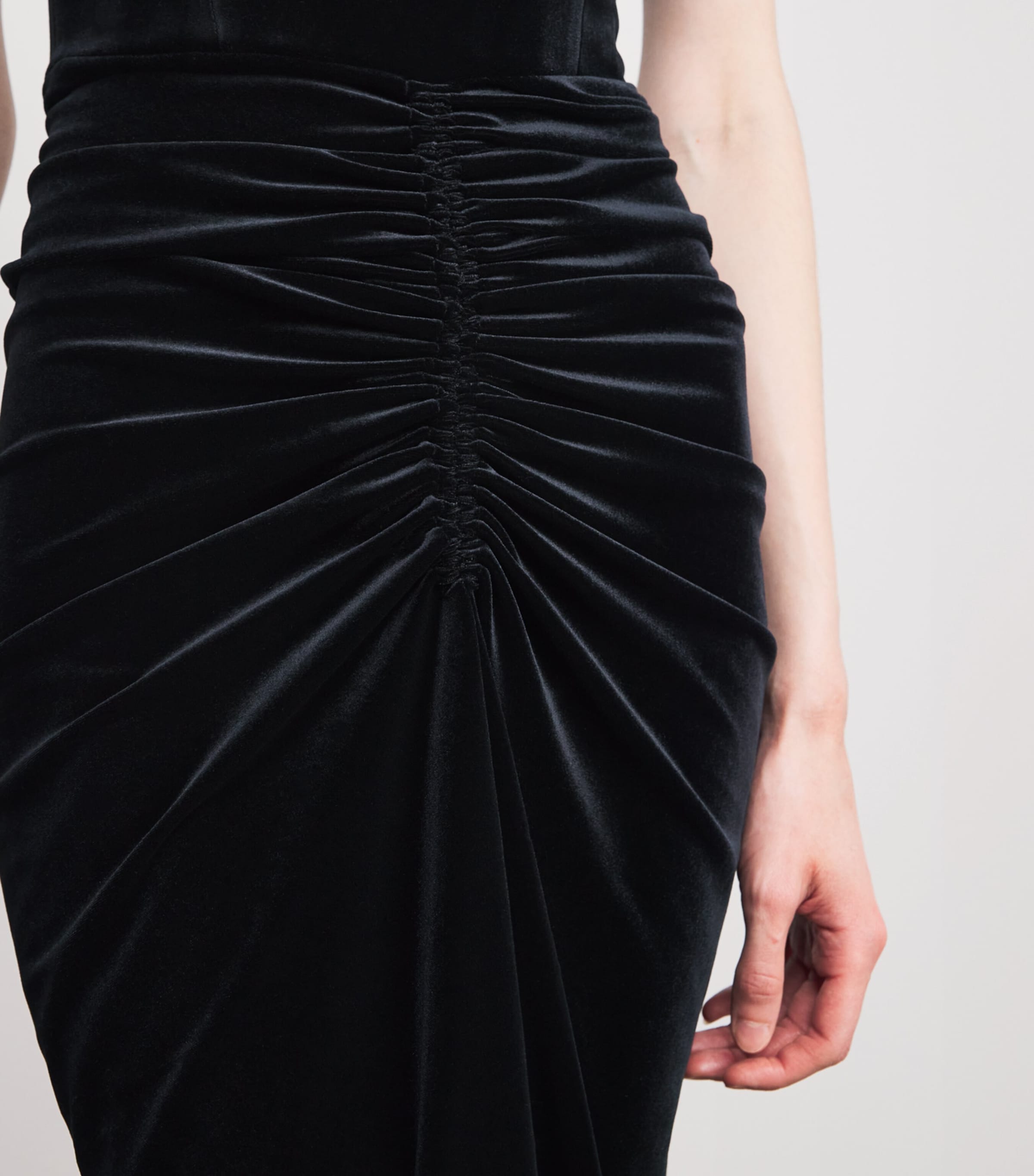 Alex Perry Black Strapless Ruched Gown | Harrods AE