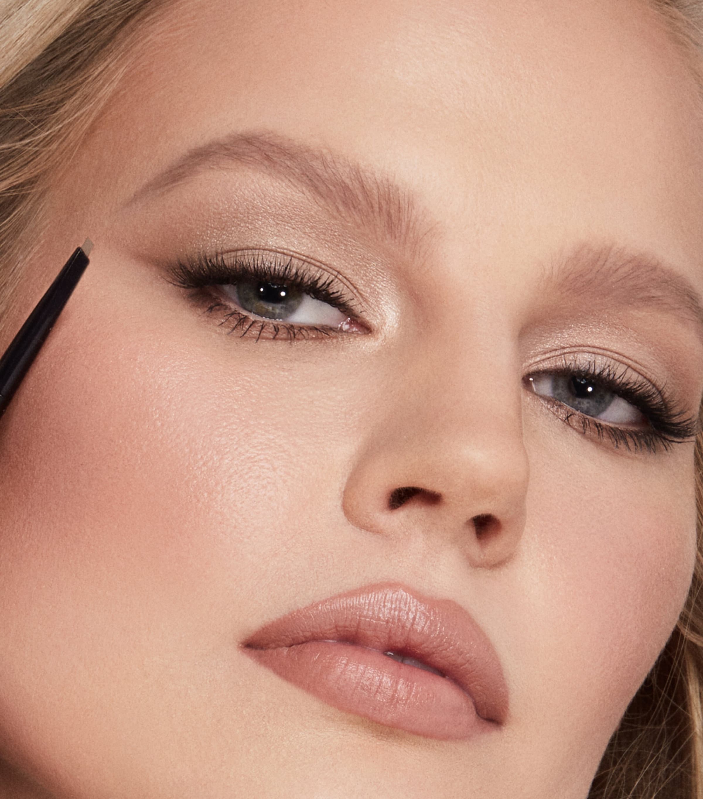 Charlotte Tilbury Brow Cheat Eyebrow Pencil | Harrods UK