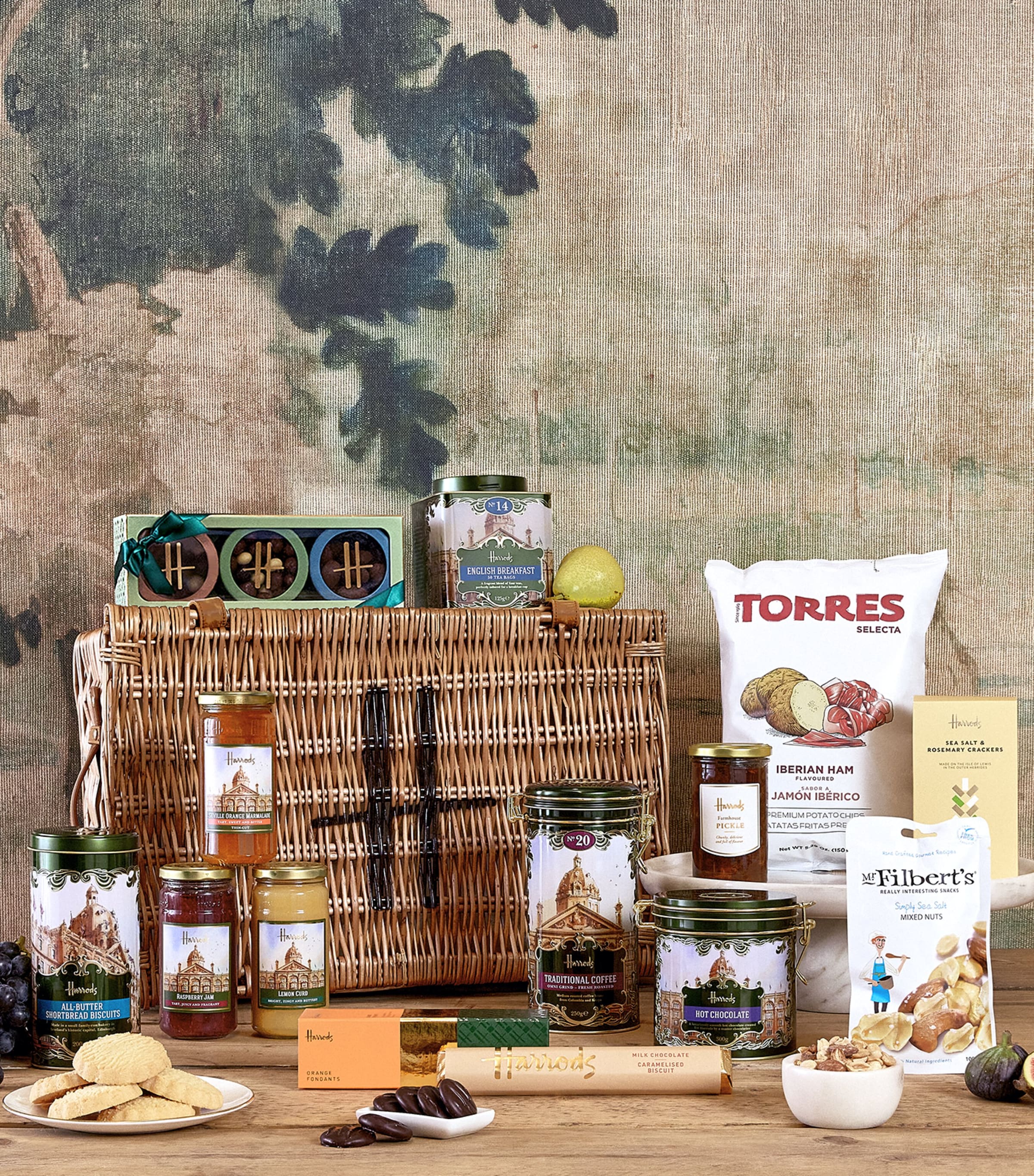 Alcohol-free Christmas Hampers | Harrods UK