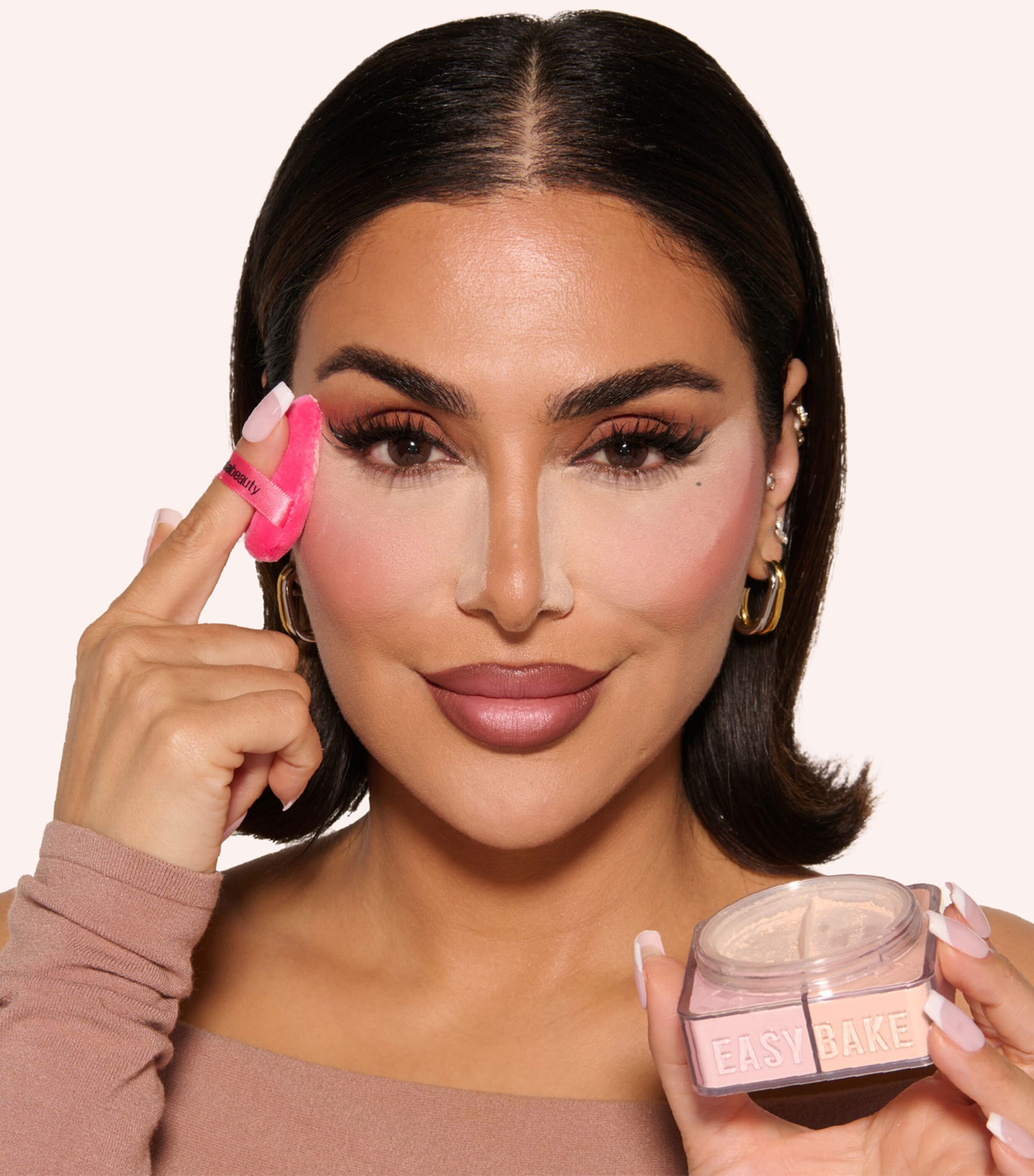 Huda Beauty Easy Bake Duo Loose Powder | Harrods UK